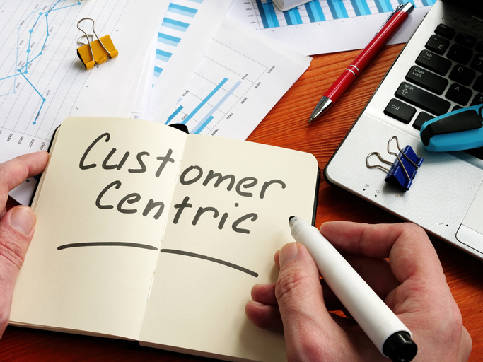 Enfoque al cliente en logística: beneficios, ejemplo y herramientas